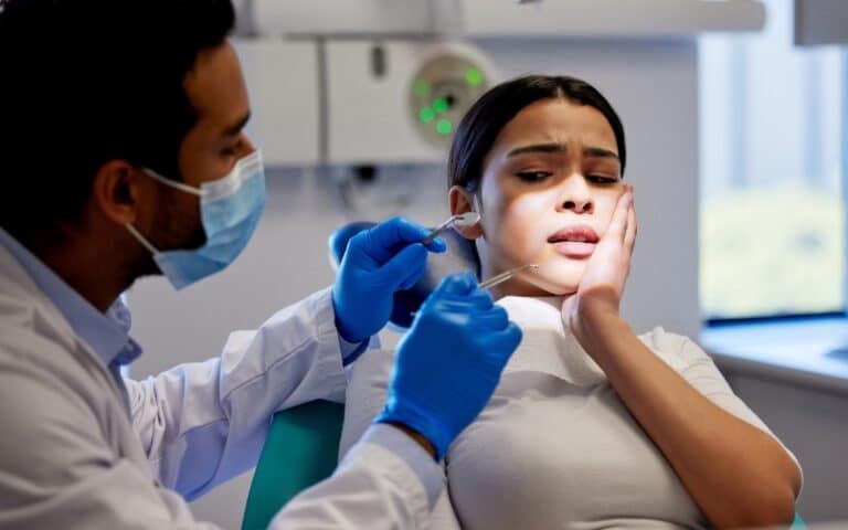 Severe Tooth Pain or Swelling? What to Do